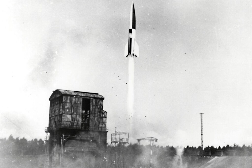 Eerste V2-aanvallen op Londen en Parijs – 8 september 1944